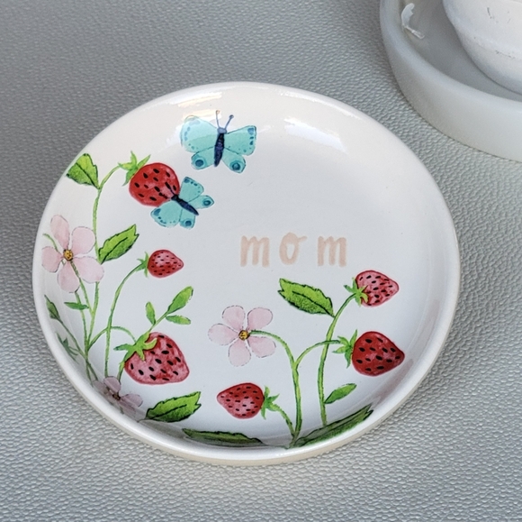 Rae Dunn | Storage & Organization | New Rae Dunn Stoneware Strawberry ...
